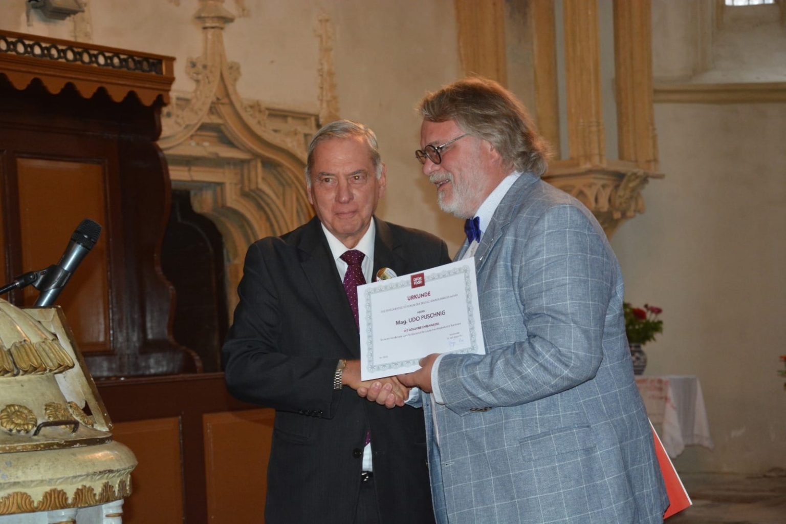 Mag. Udo Puschnig (Klagenfurt) mit Goldener Ehrennadel des DFDR geehrt ...